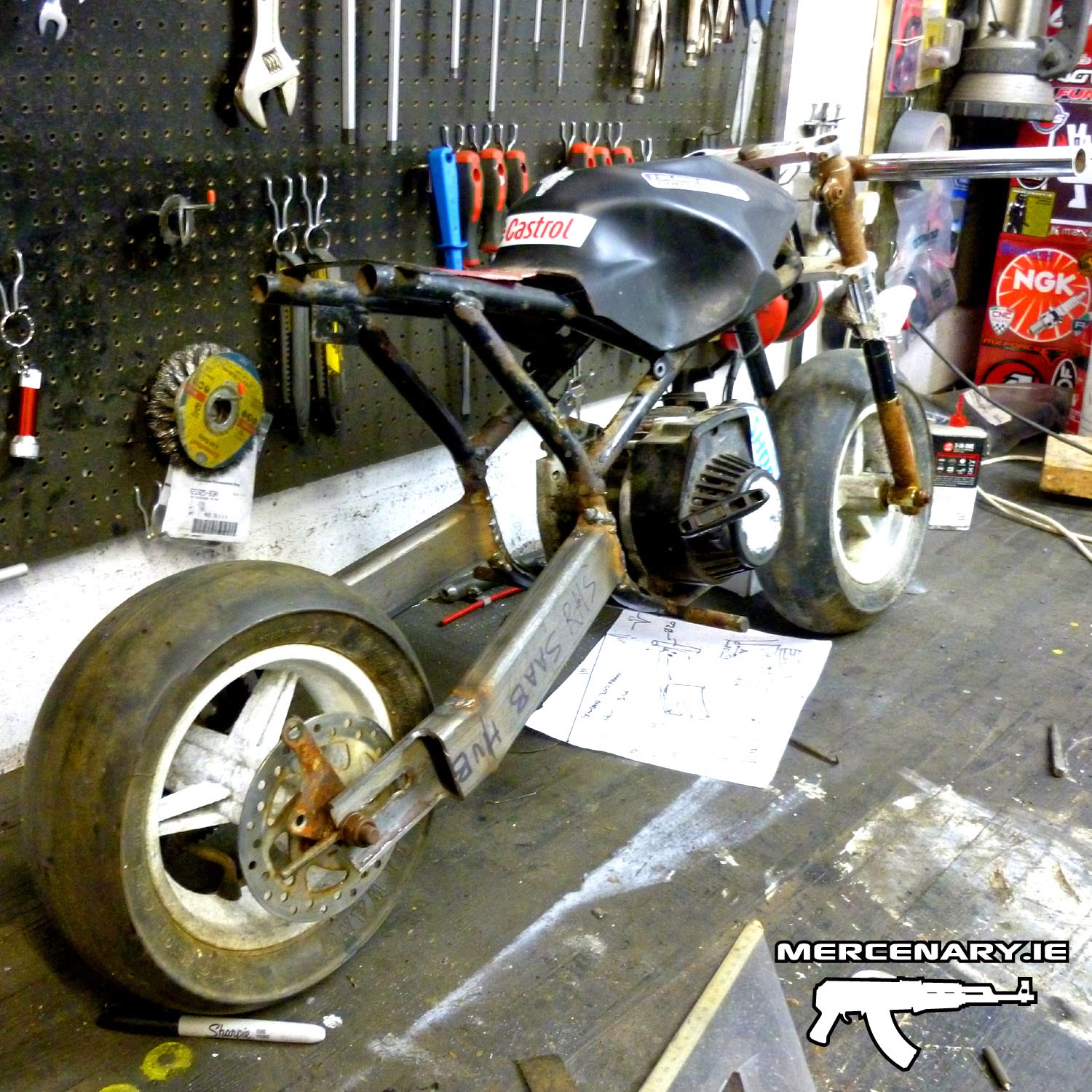Mercenary Garage : Project Mini Moto - Part I