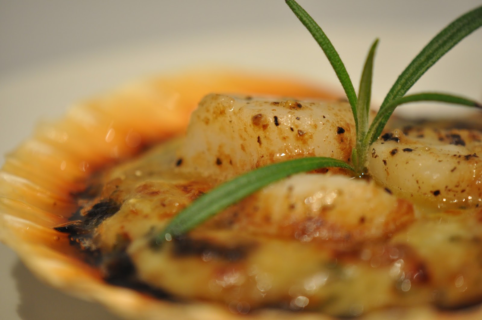 Kom til bords!: Kamskjell med gratinert sopp