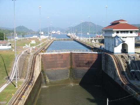 Introduccion a la ingeniería: ESCLUSA