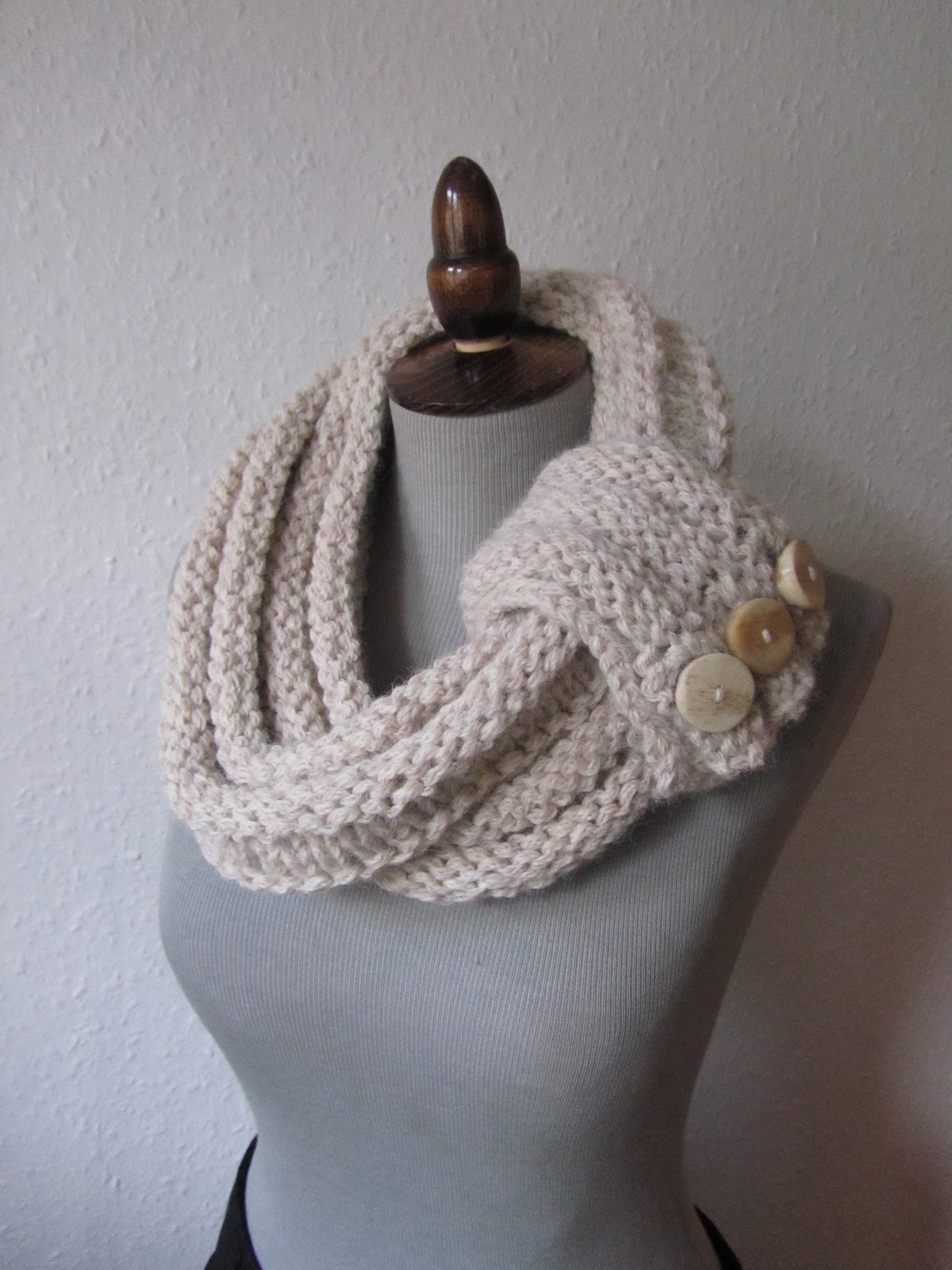 fairislerona: A cosy Winter cowl