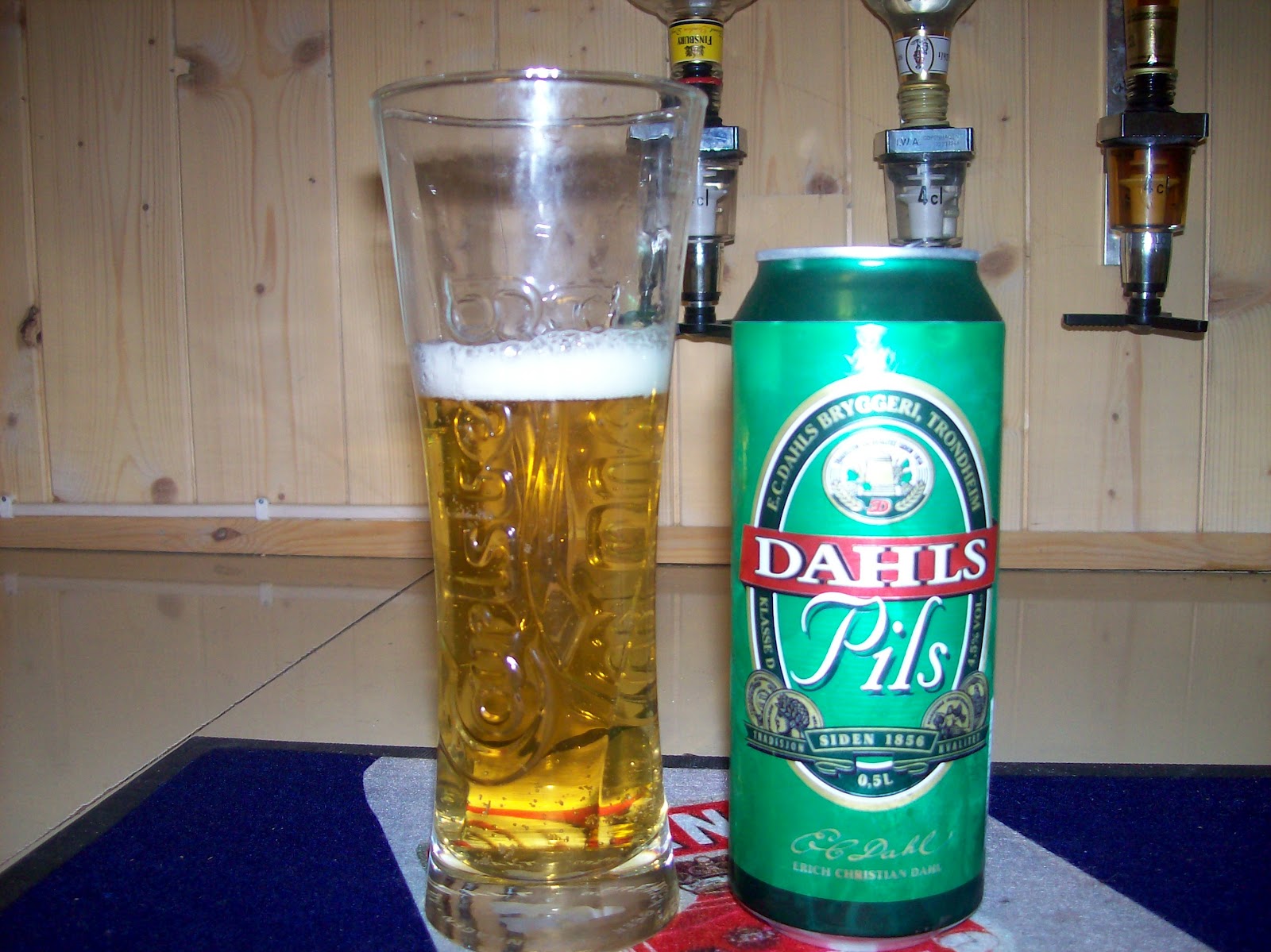 Endetarmen Bar & Garasjeanlegg : Dahls Pils