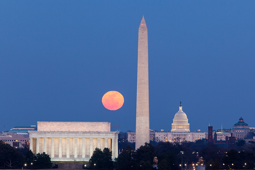 Radiant View Photography Photo Blog: Full Moon over DC - Feb 2013