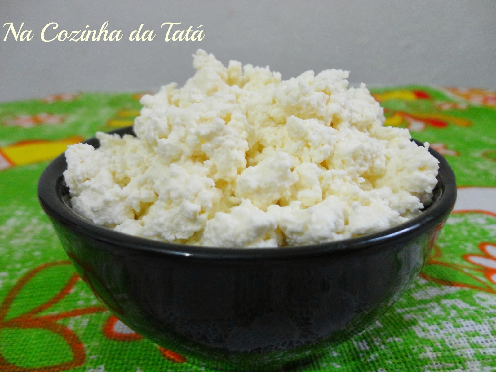 Na Cozinha da Tatá: Ricota Caseira