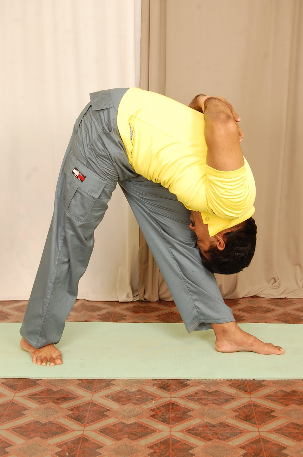 Body and Soul: BENEFITS OF PARSVOTTANASANA / INTENSE SIDE STRETCH POSE