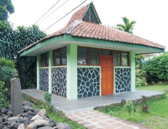 Prasasti batu tulis - Tempat wisata indonesia