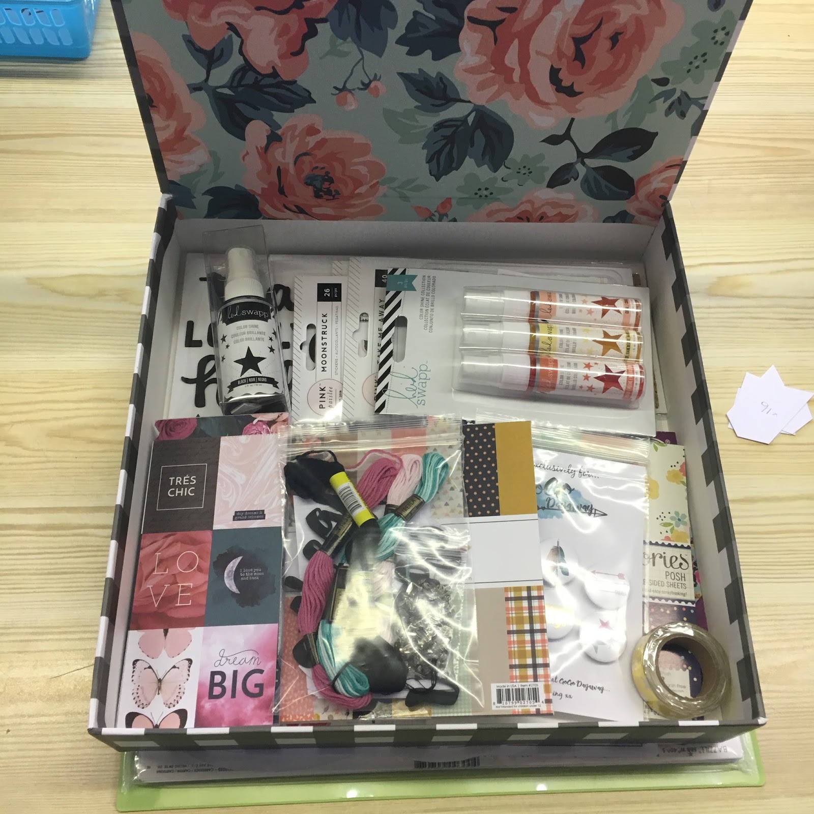 Silhouette UK: Personalising Boxes and Pick and Mix Display