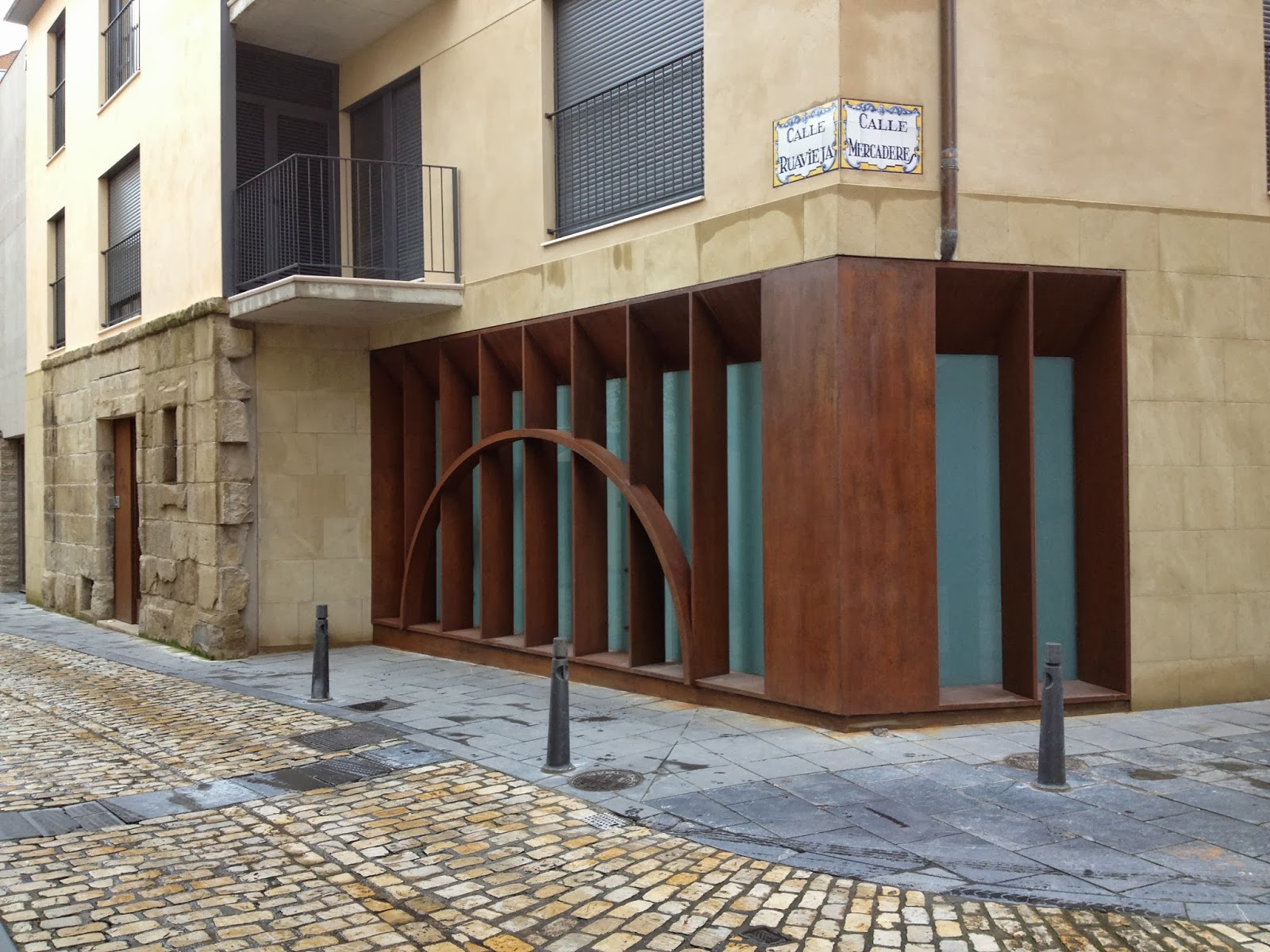 CALADO ESPACIO POLIVALENTE_JOSE MARÍA PELAEZ | A I B A r c h i t e c t ...