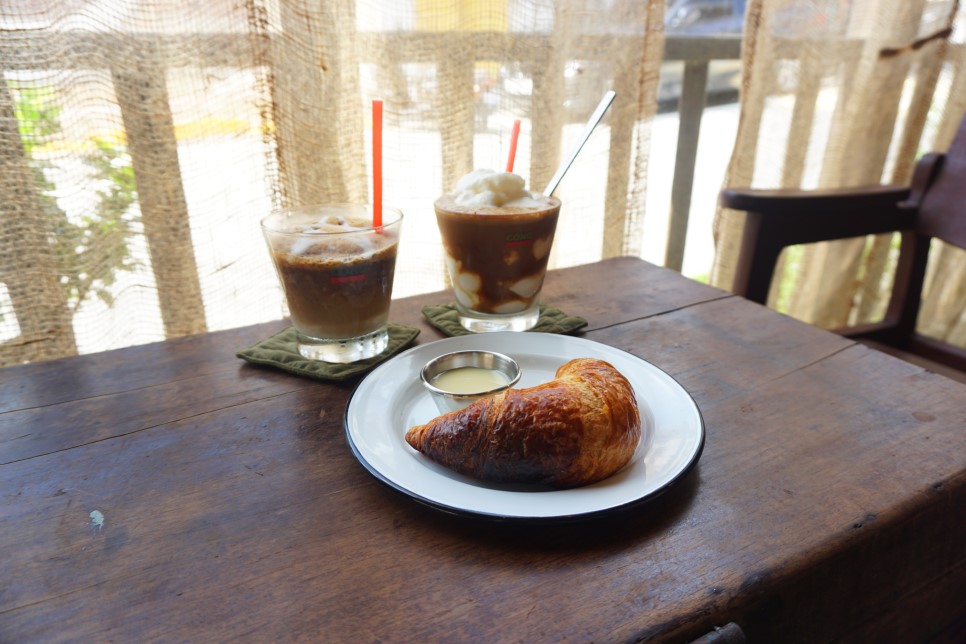 AREX: [Yeonam-dong] Enjoy Vietnamese Coffee at Cong Caphe in Seoul