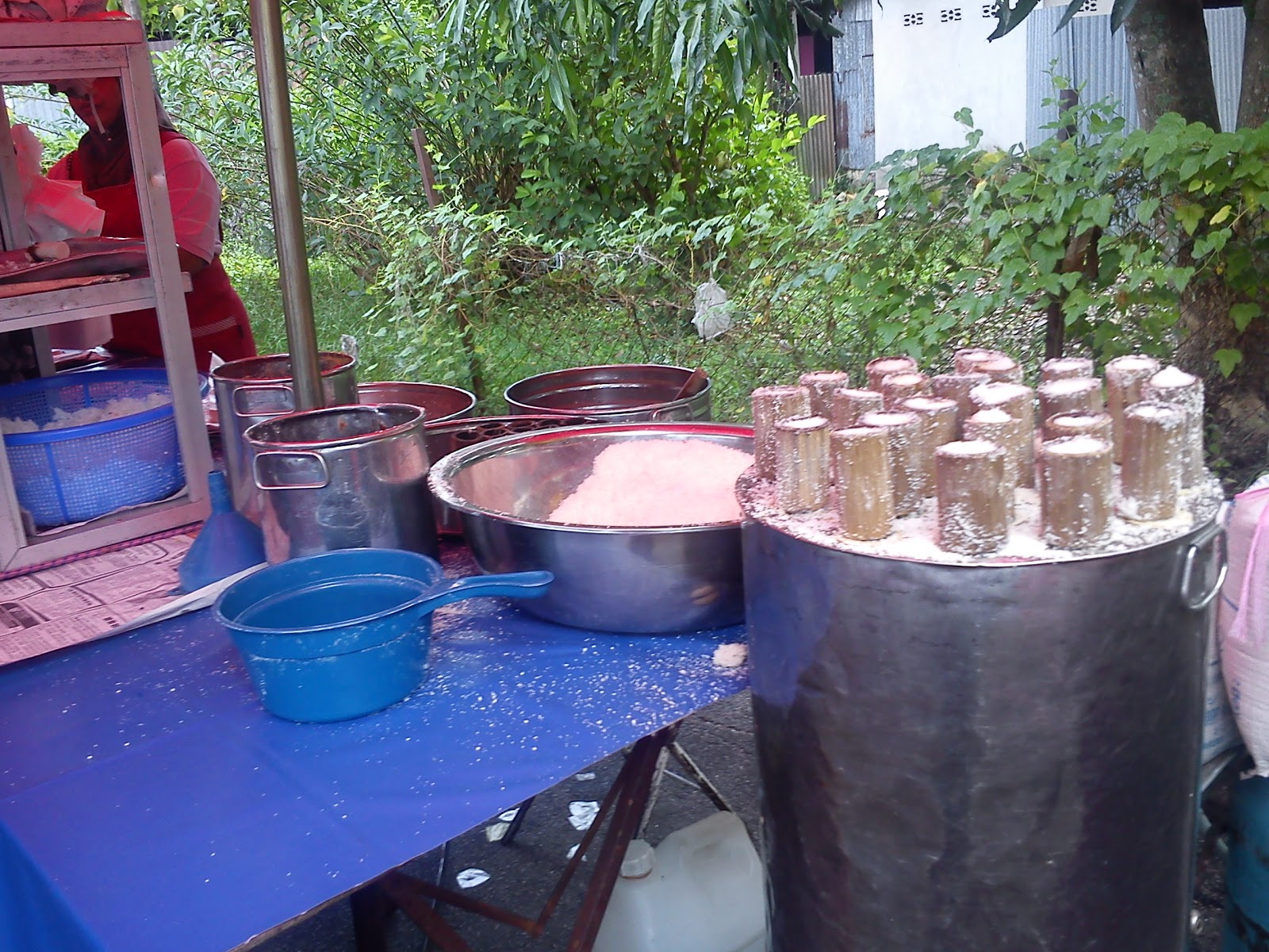 secubit garam sesudu rempah: PASAR AHAD PENAGA