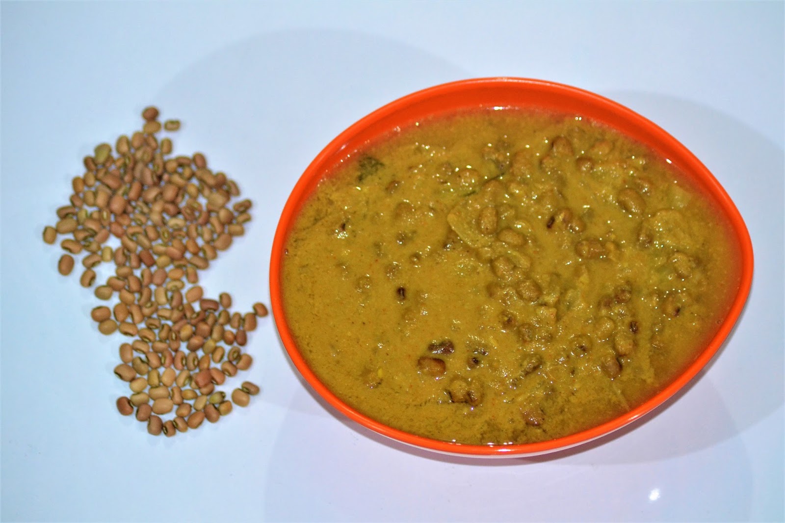 Ruchikaram: Kerala Style Naadan Vanpayar Curry | Cowpea curry Kerala Style
