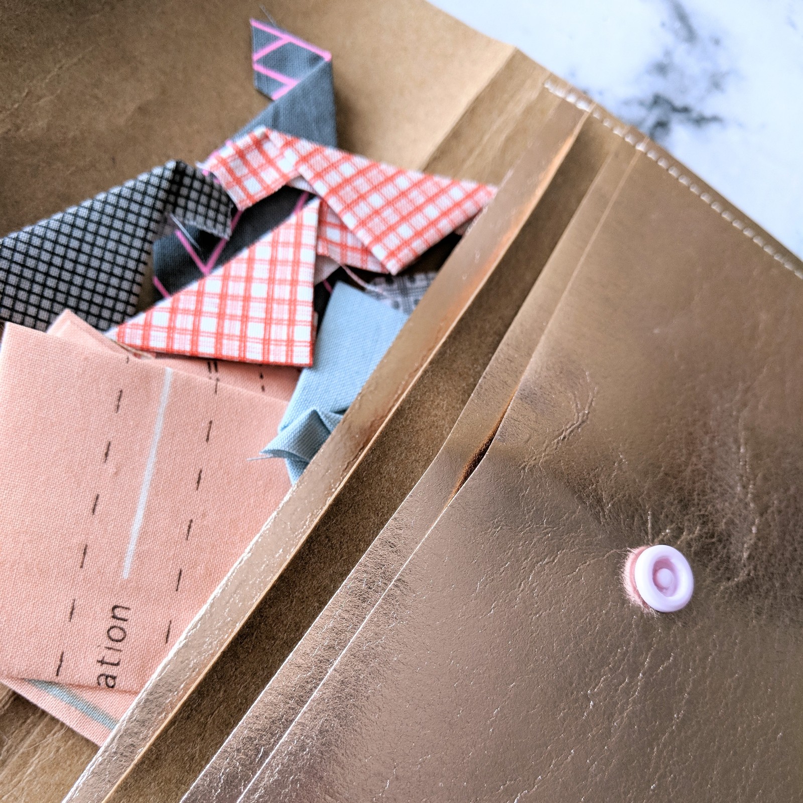 rose gold epp folder / CHARM ABOUT YOU