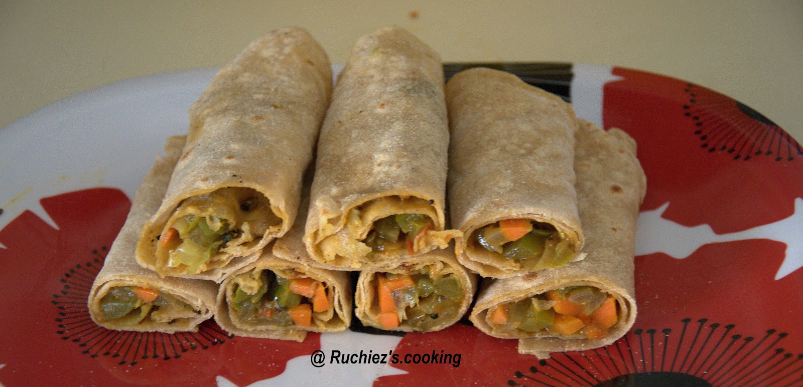 RUCHIEZ's: VEG ROLLS/ CHAPATHI ROLLS