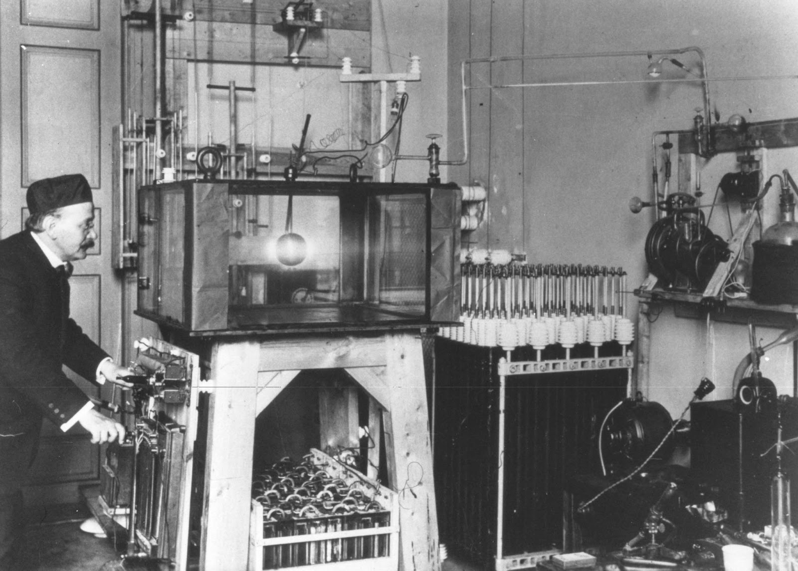 1005 thoughts: Aurora and the Earth’s Magnetotail Part 1: From History ...