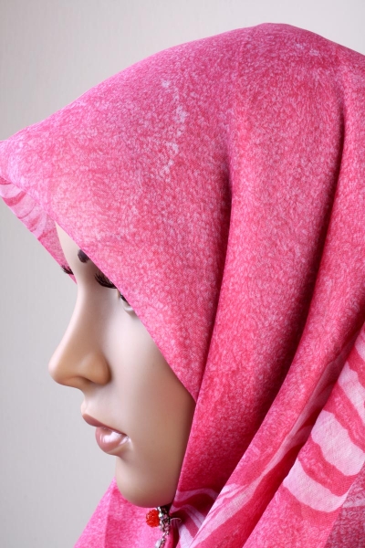 HIJAB SALEHA: TUDUNG BAWAL CORAK 45" rm19