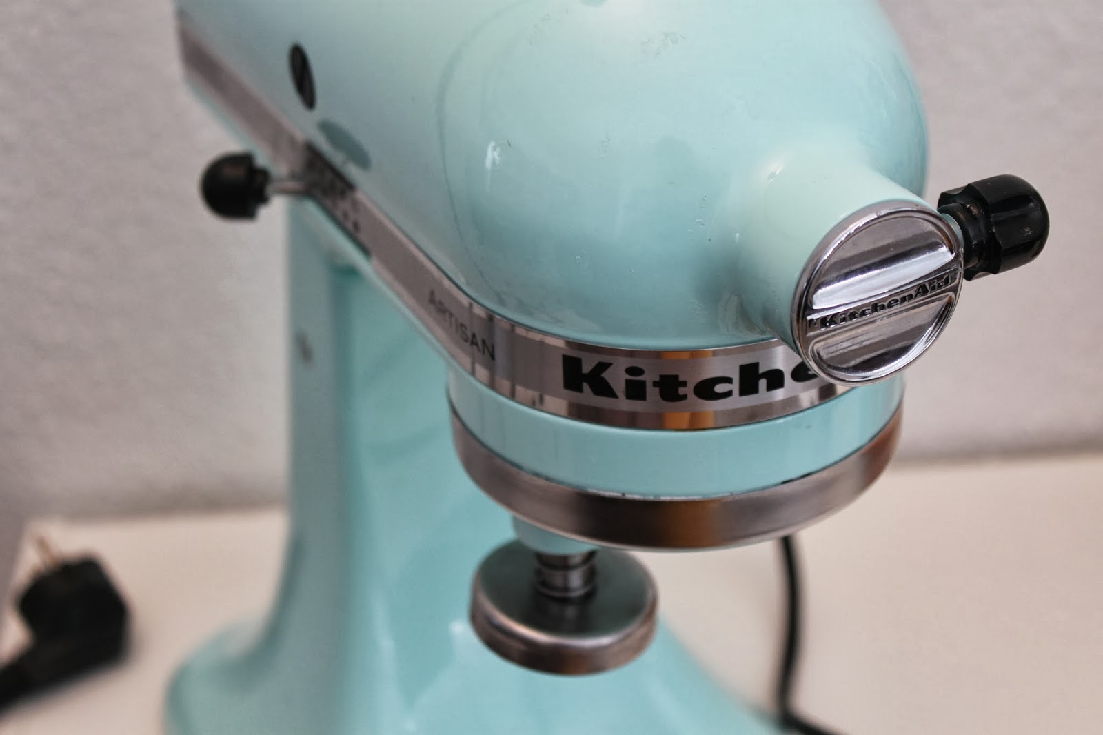 Tryin to make a home: Crafty Friday - Kitchenaid Makeover DIY