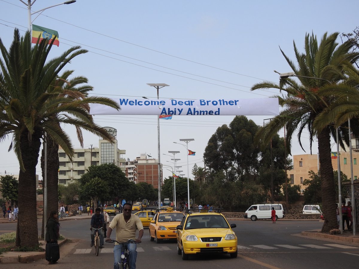 Eritrea lines up Asmara streets with Ethiopian flags to welcome ...