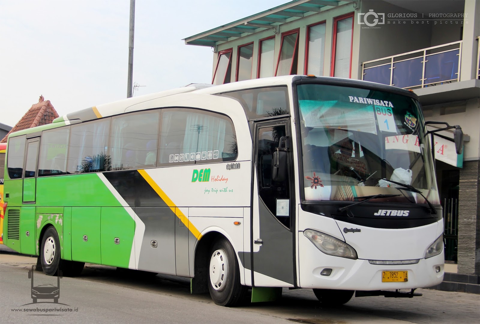 0877-7505-2021 (XL), Sewa Bus Pariwisata Serang
