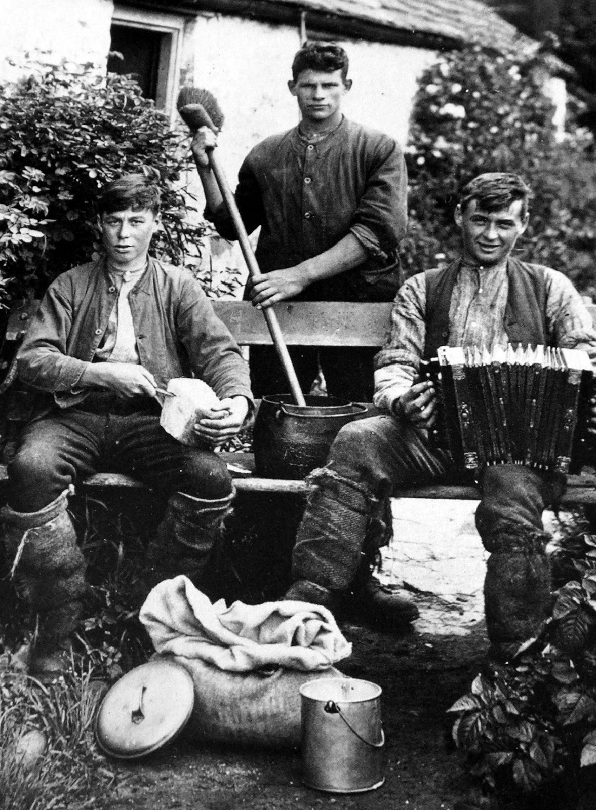 Tour Scotland: Old Photograph Farm Workers Angus Scotland