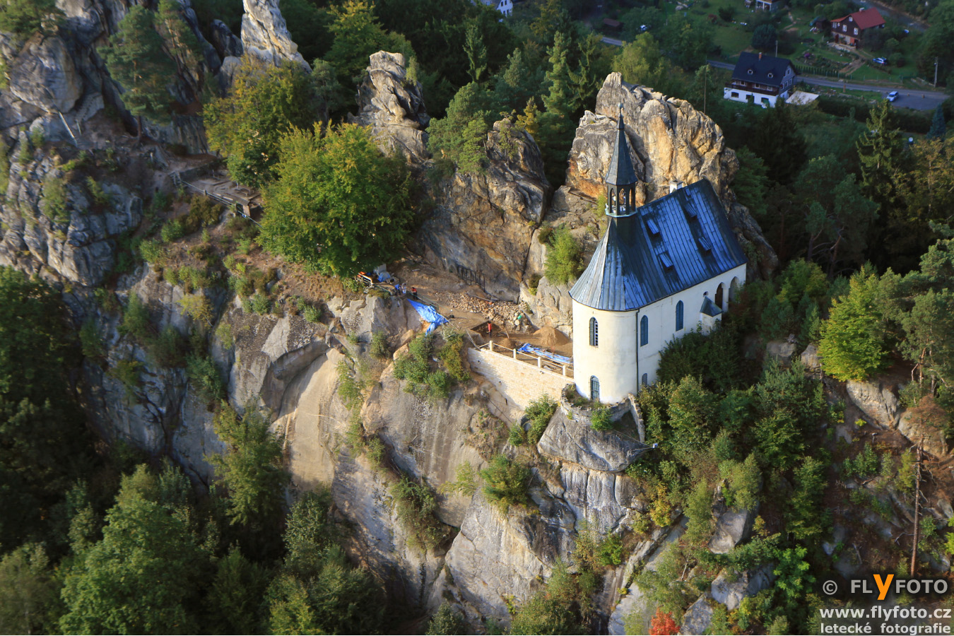 FLyFOTO letecká fotografie a video: Vranov - Pantheon