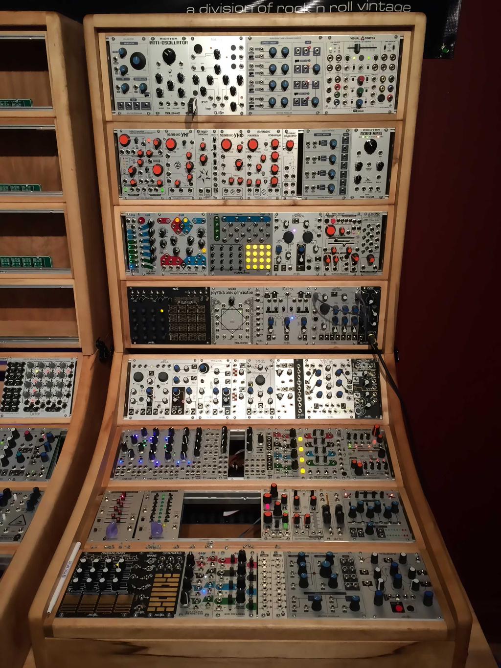 MATRIXSYNTH: SynthCity Chicago Eurorack System