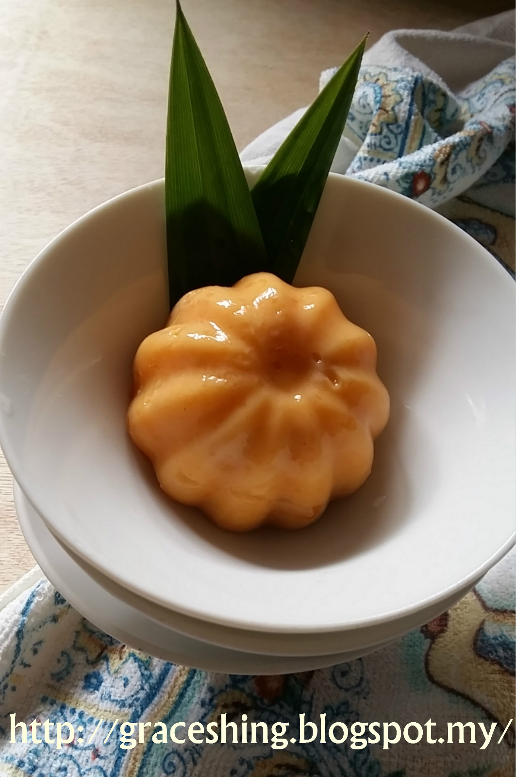 Grace's Blog 欣语心情: 玉米糕 Sweet Corn Kueh