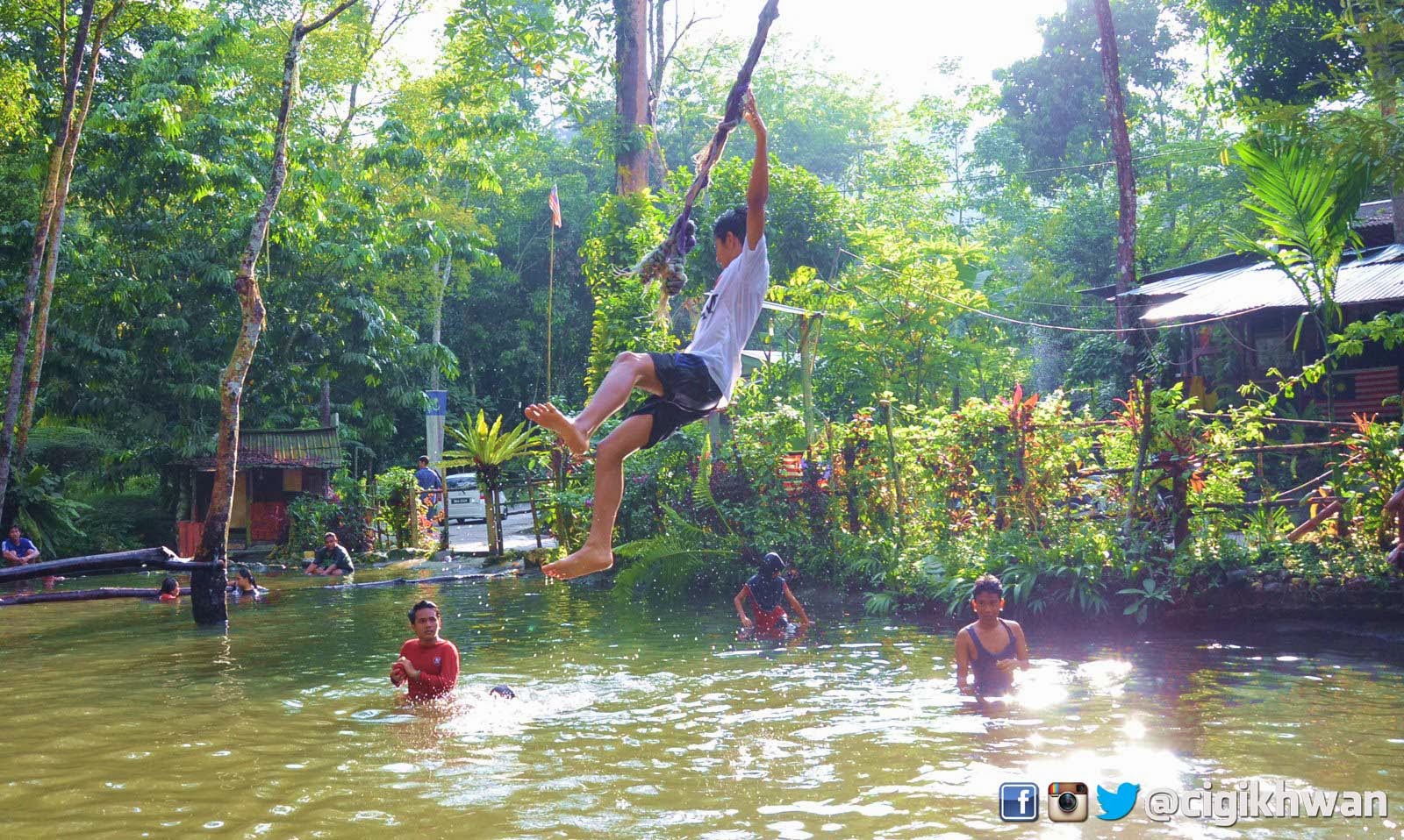 .:Kronologi Kehidupan:.: Beriadah di Teratak Angah, KEMENSAH