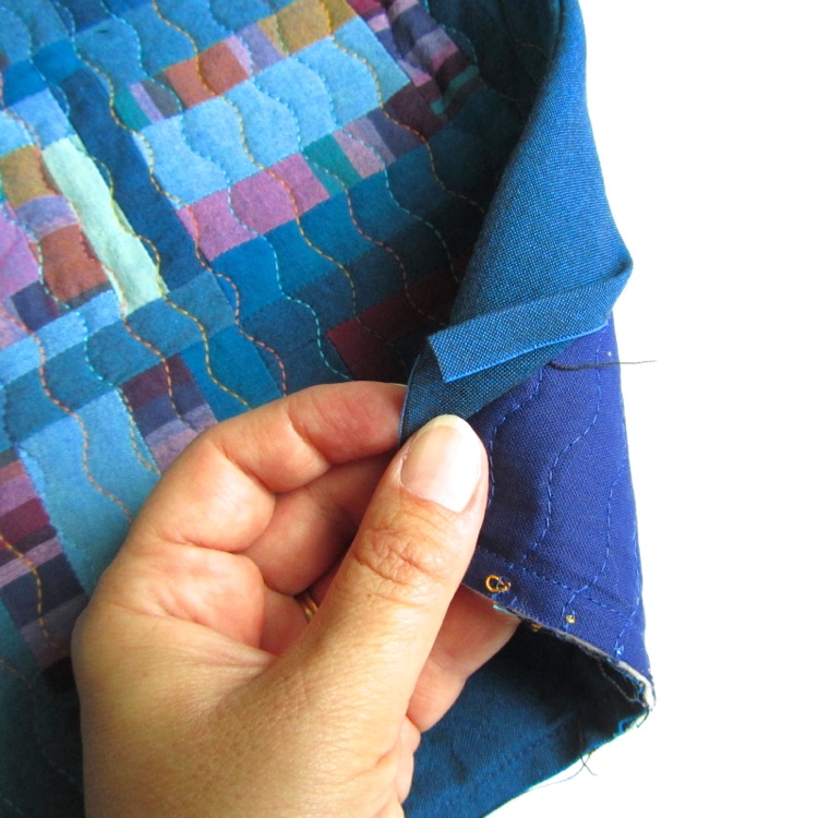 The Silly BooDilly: Tutorial: Super-Duper Easy Way to Face a Quilt (Or ...