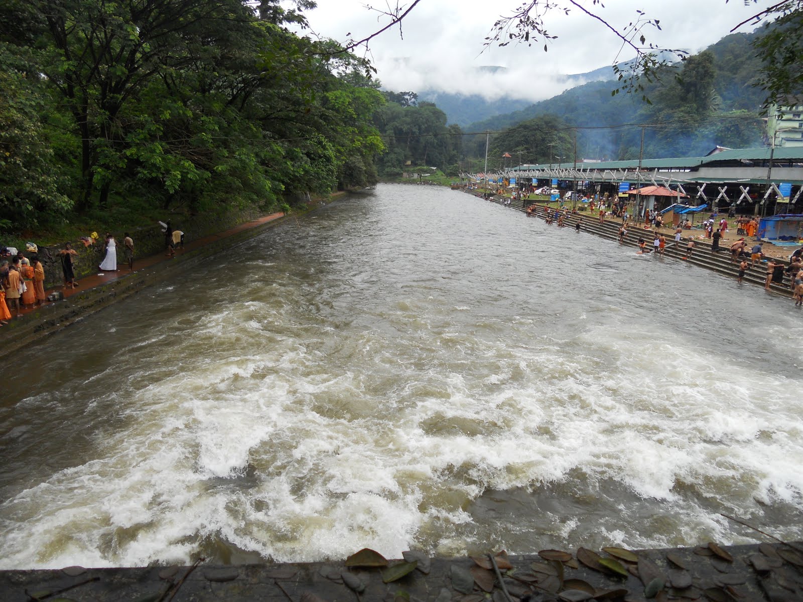 wallpapers name: Pamba Nadhi in Kerala ( Shabarimala )