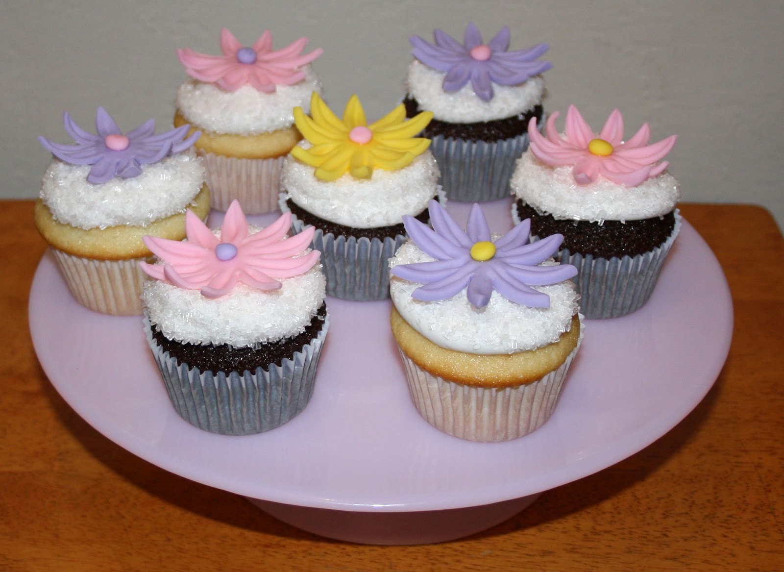 Jacqueline's Sweet Shop: Daisy Cupcakes