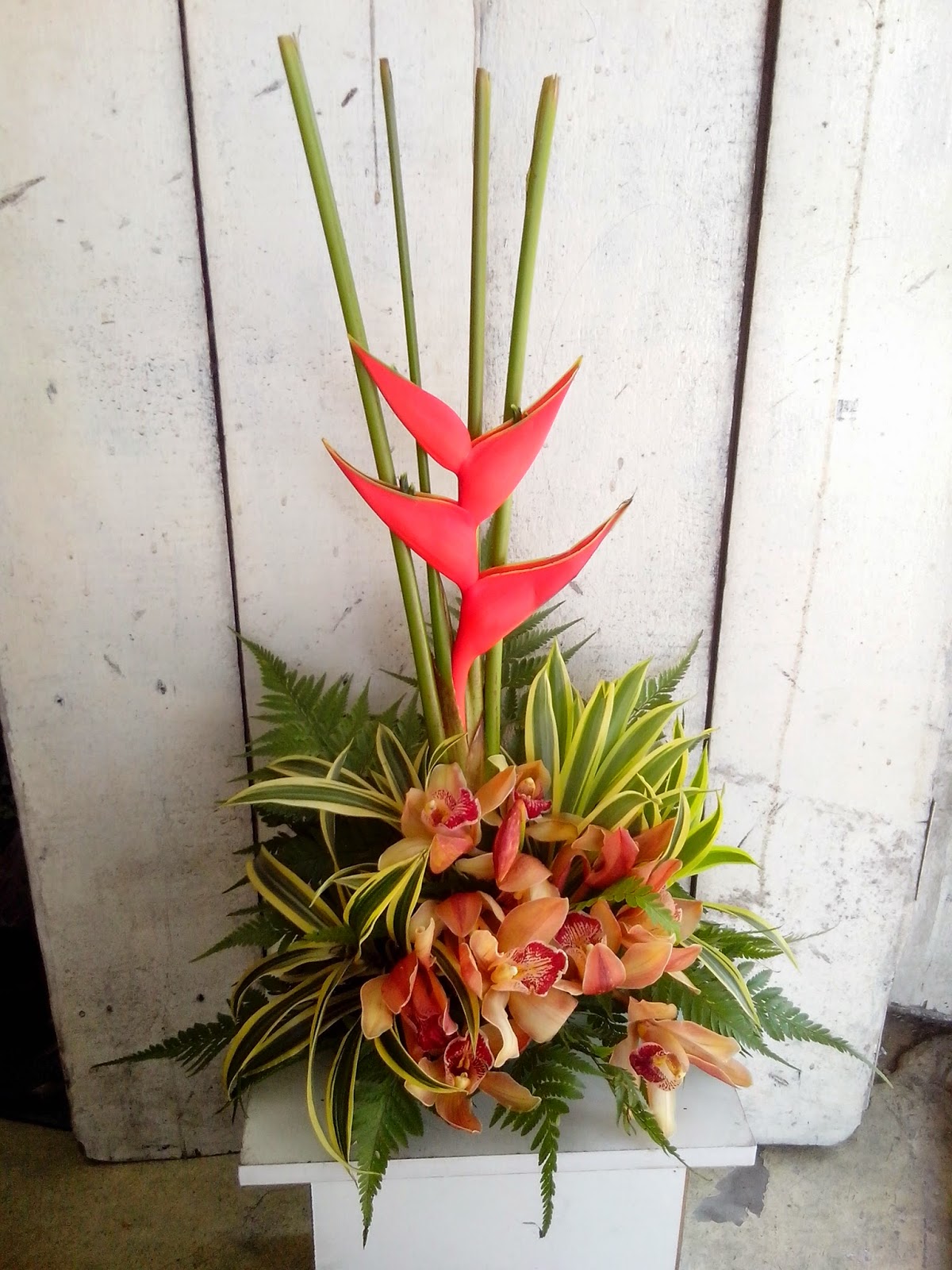 PETALS2U FLORIST & GIFTS: Gubahan Bunga Pejabat (Vertical)