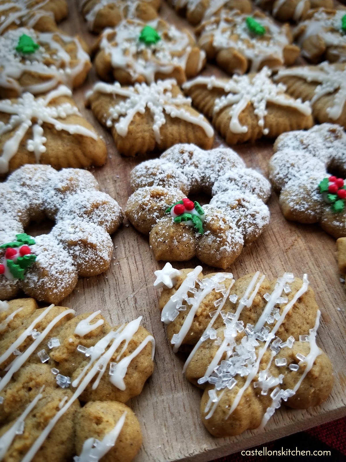 Castellon's Kitchen: Gingerbread Spritz Cookies