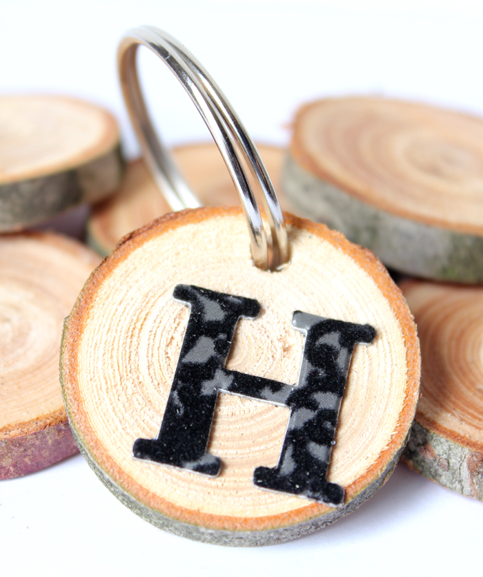 Wood Slice Monogram Keychain and Tags A QUICK 5 minute craft - The ...