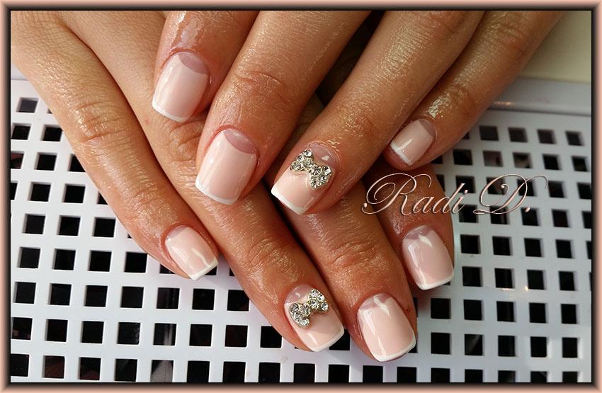 It`s all about nails: Beautiful nails with Bow nail jewel