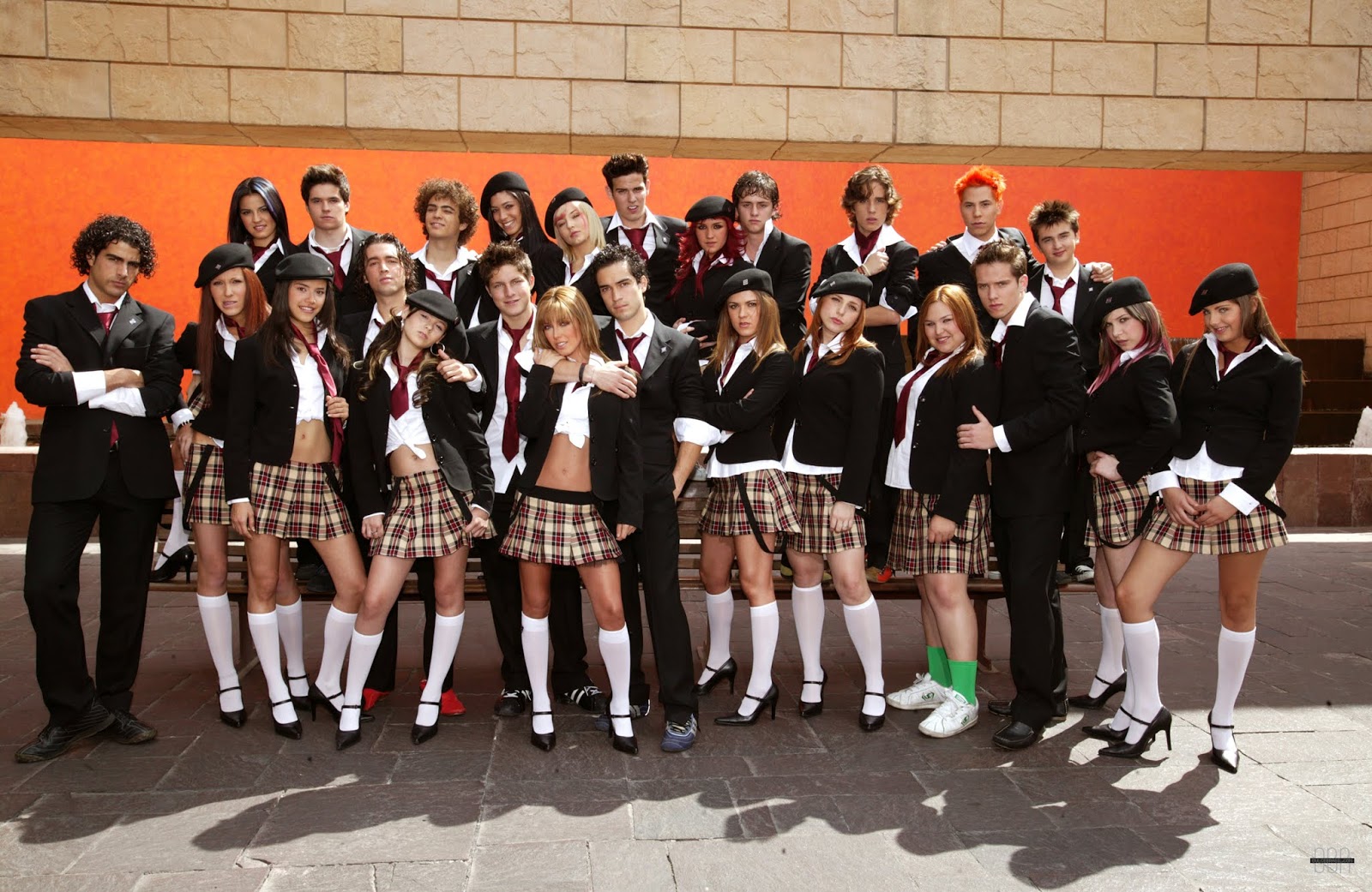 Aparato do Entretenimento: [UniTeen]: Te convido, venha saber tudo ...