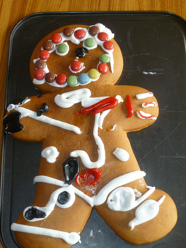 Madhouse Family Reviews: Decorate Your Own Gingerbread Man Kit review