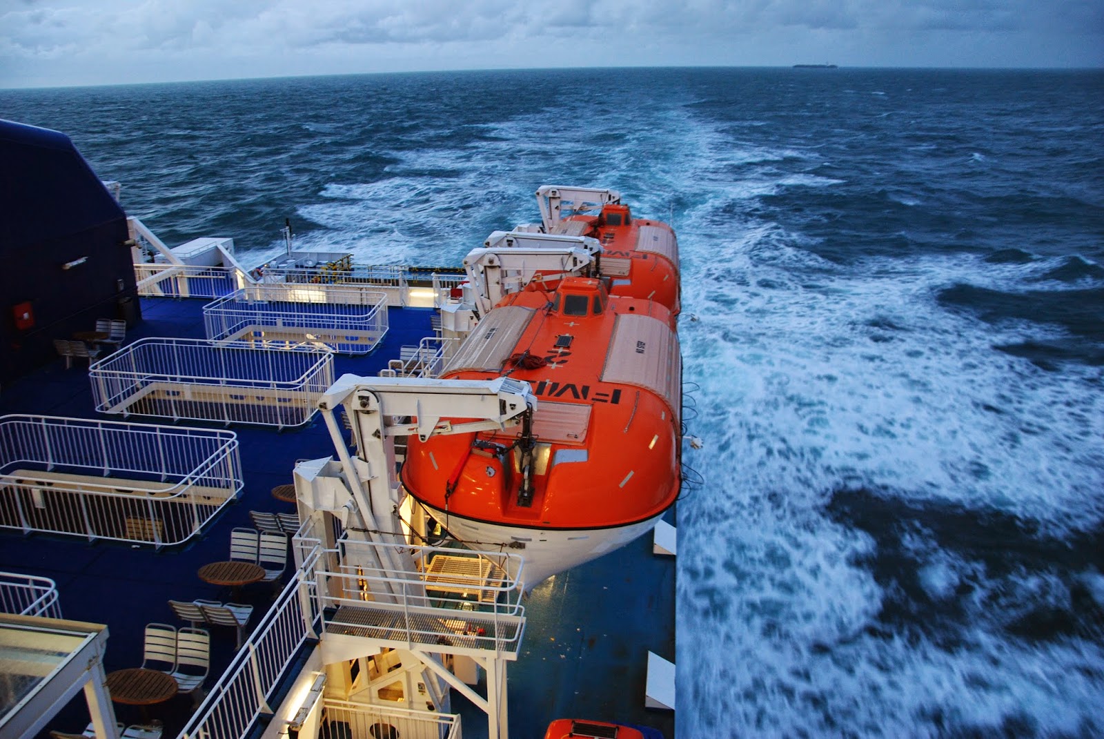 BRITTANY FERRIES: ARMORIQUE ar sea