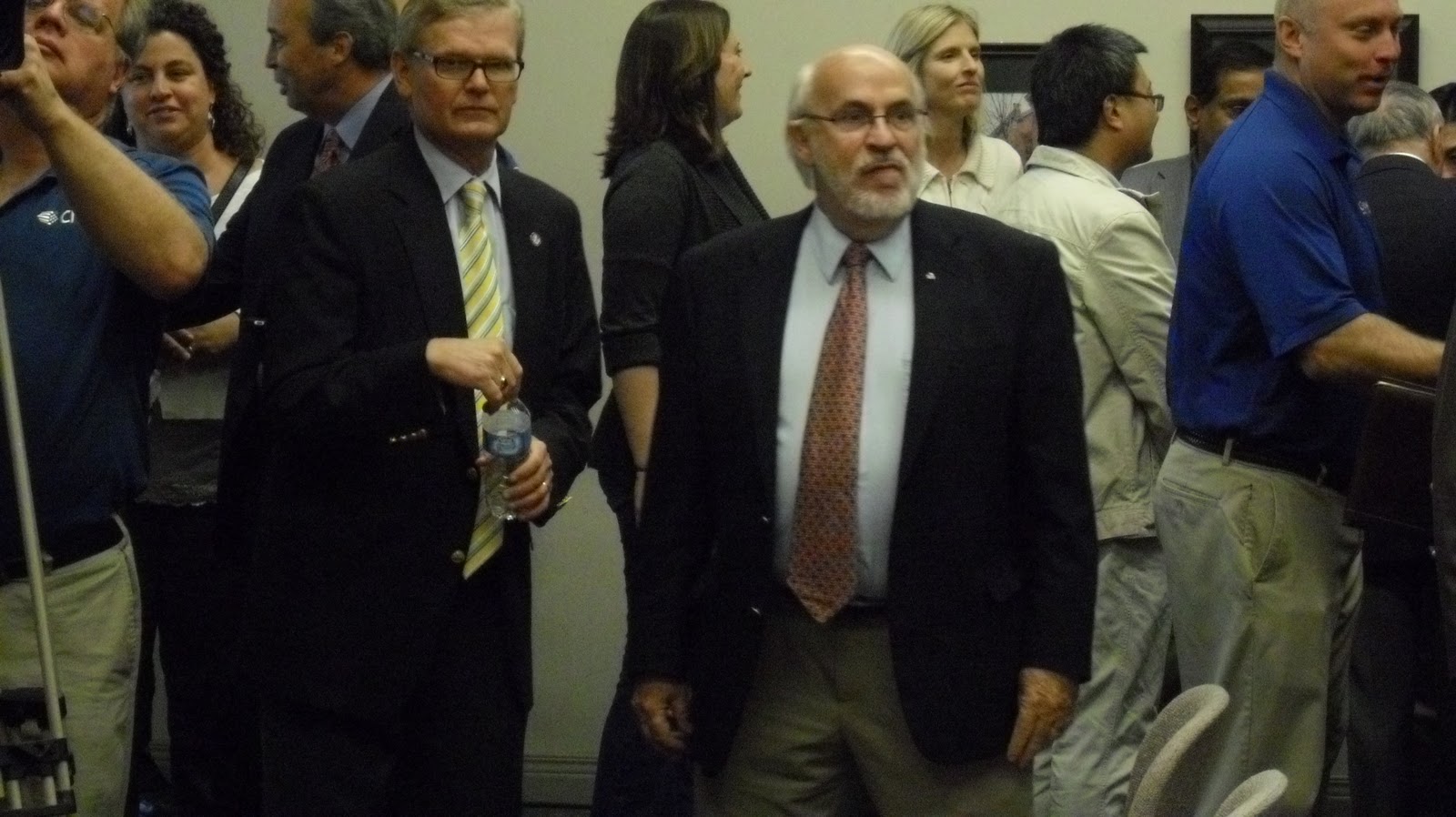 The River City News: GOOD LUCK, CHUCK: COVINGTON'S NEW MAYOR IS NAMED