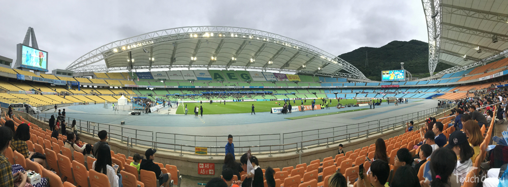 Watching Cho Hyun-woo at K-League Soccer Match: Daegu FC vs. FC Seoul ...