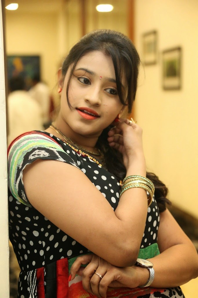 Priya Latest Photo Stills - Latest Movie Updates, Movie Promotions ...