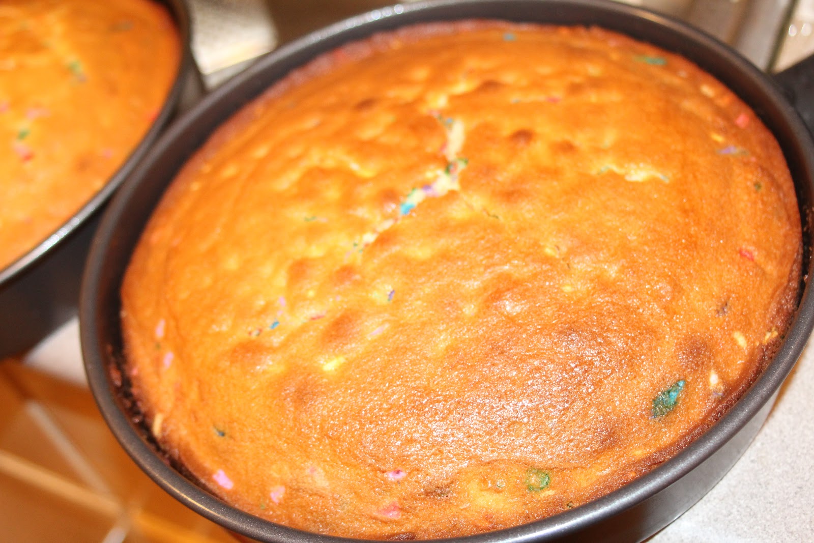 Julie Bakes: Funfetti cake with funfetti icing