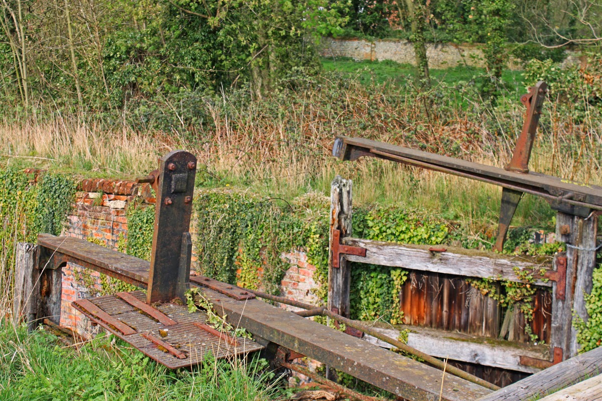 Captain Ahab's Watery Tales: A bit more North Walsham and Dilham