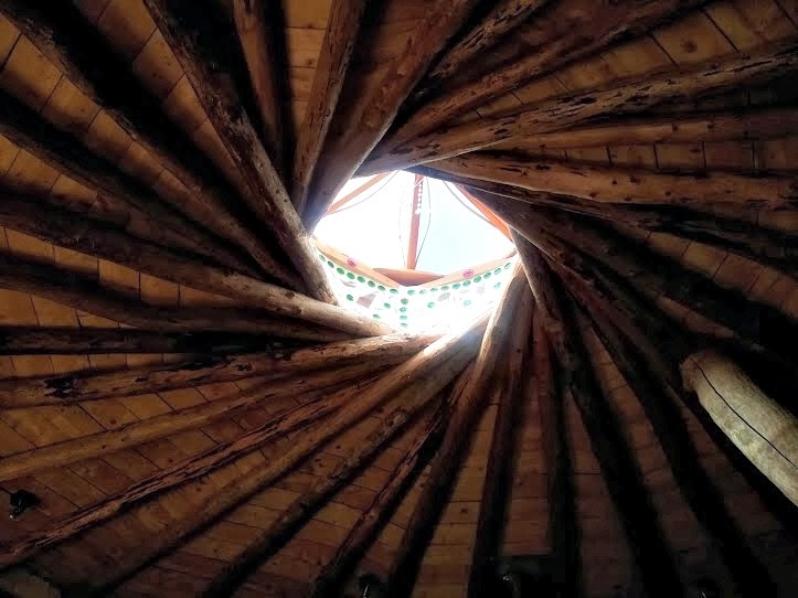 Our Visit to Charlie and Meg's Roundhouse - Diary of the Evans-Crittens