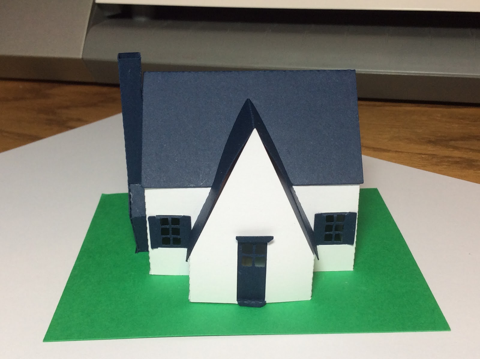 Papercrafts and other fun things: Miniature House #5 - A Cape Cod with ...