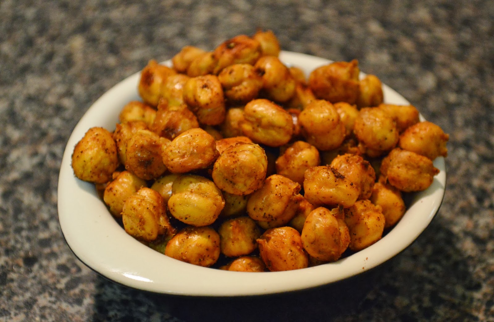 The Hungry Hood: Spicy Roasted Chickpeas
