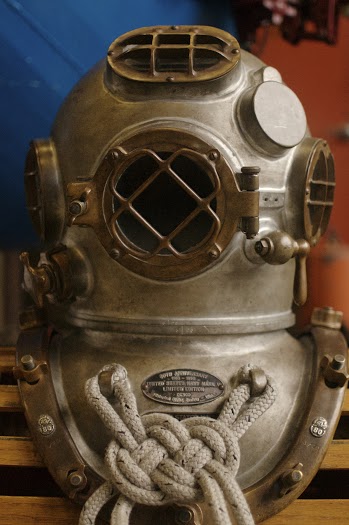 BottomTimer: Diving Heavy Gear, The USN MkV