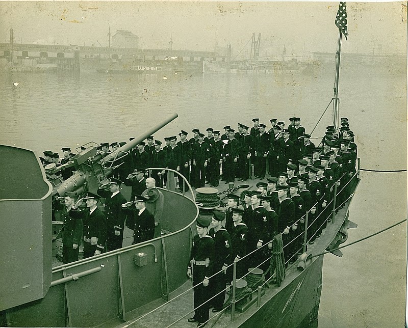 Jim's WW 2 Notebook: USS PCE 884 Enlisted