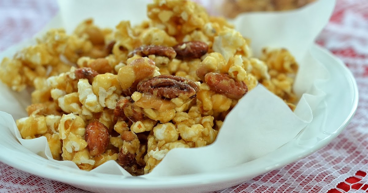 Tošaj & Co.: Salted Caramel Popcorn Nut Medley