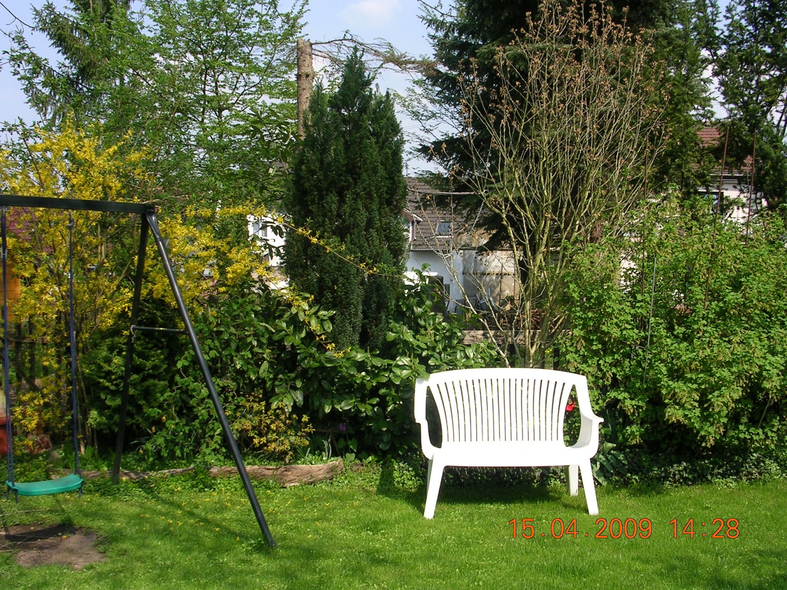 Heidis grüne Ecke: Plan für ein Kräuterhaus und 1. Phase der Umsetzung