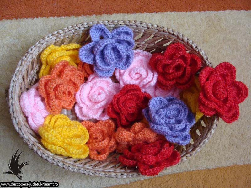 Accesorii croşetate de Mihaela Achiroaie: Flori crosetate: 12.02.2012