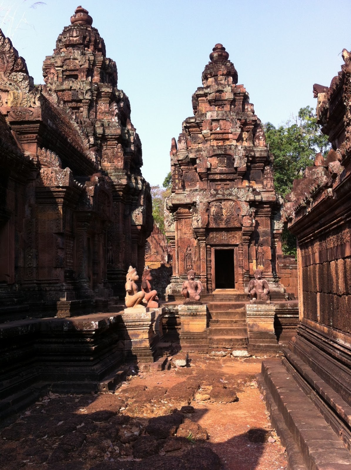 Bits and pieces: The jewel in the crown of Angkorian art?